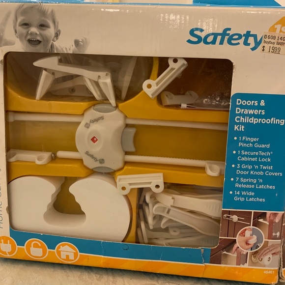Safety 1St | Other | Safety First Door And Drawers Childproofing Kit ...